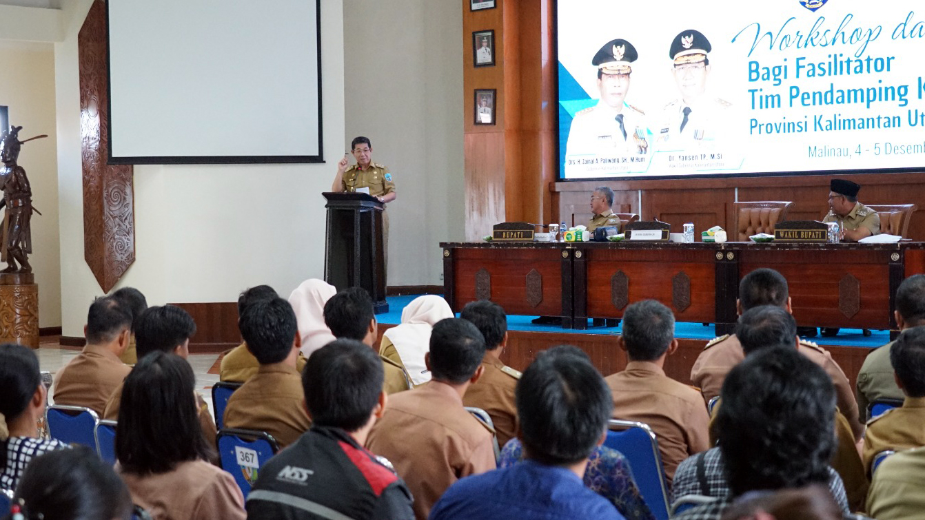 Buka Workshop dan Orientasi Fasilitator Tim Pendamping Keluarga, Wakil ...